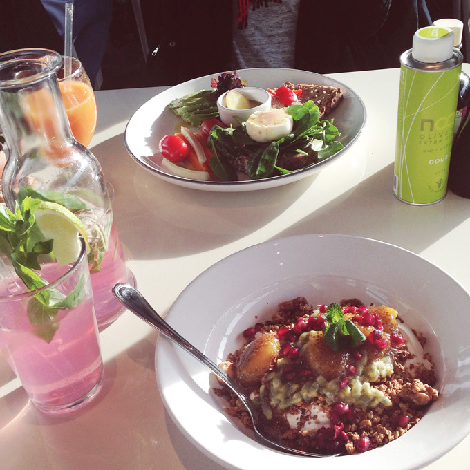 Motto am Fluss Frühstück - coral and mauve